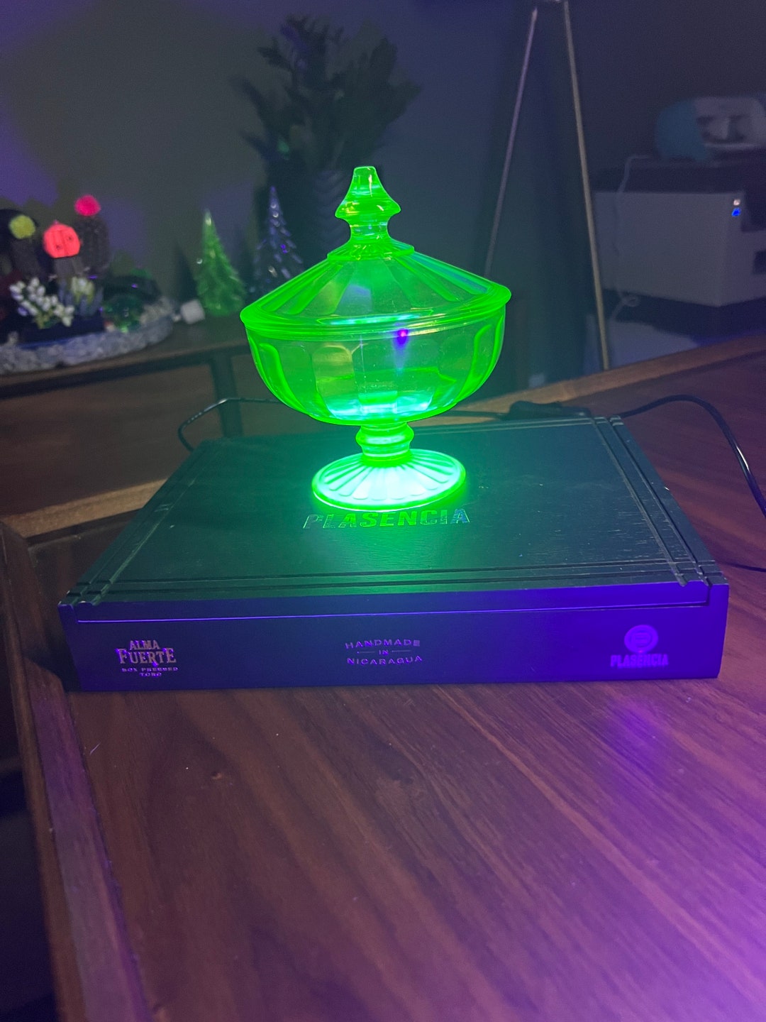 Uranium Glass Jar With UV Cigarbox Light Display - Etsy