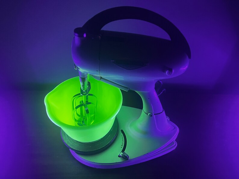 Uranium Custard Glass Hamilton Beach Stand Mixer - WORKS GREAT! - Etsy