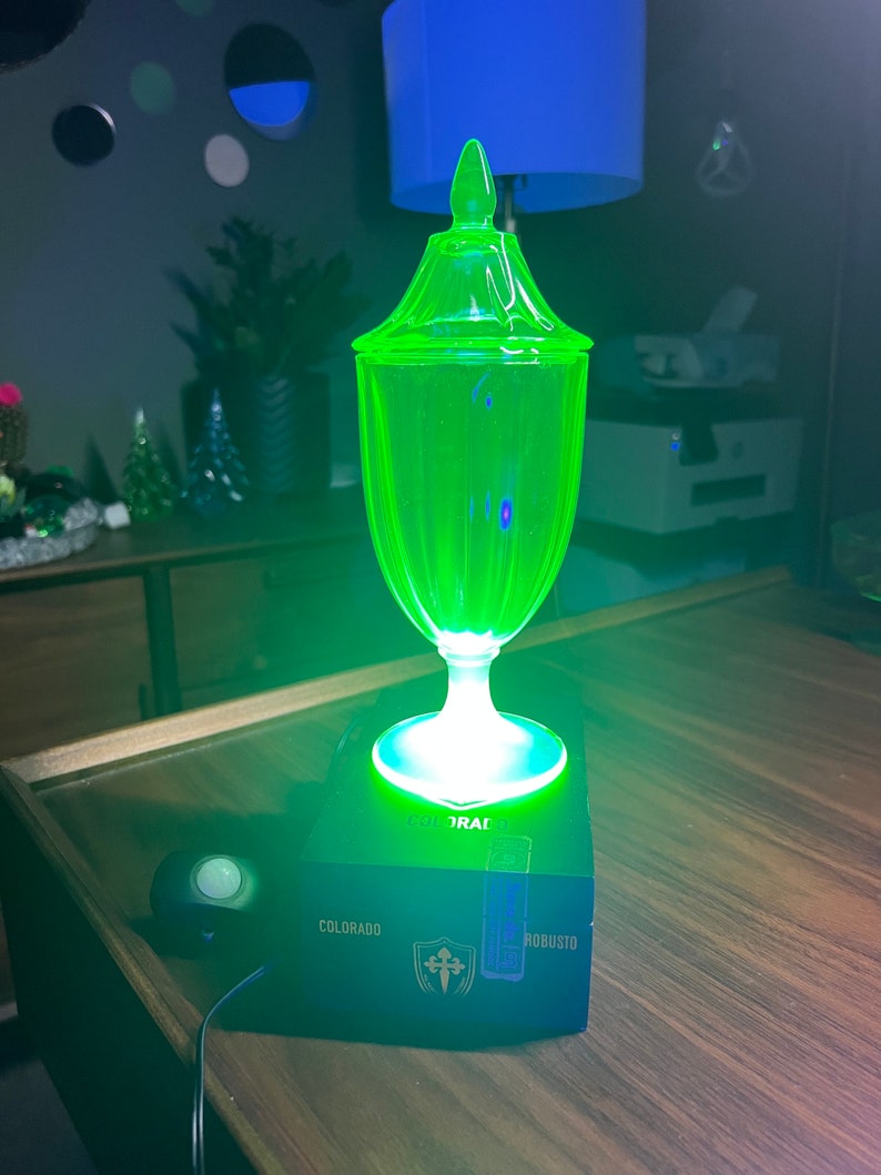 Uranium Glass Jar With UV Cigarbox Light Display - Etsy
