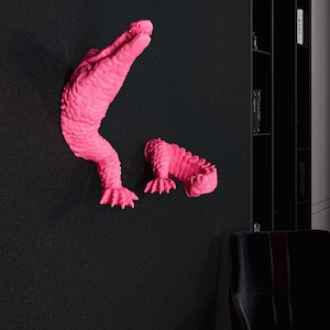 The Crocodile Wall Decor-amazing Crocodile Coming Your House.out of the ...