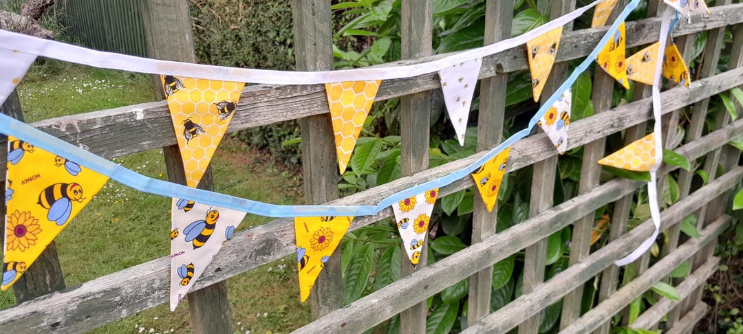 BEE THEMED FABRIC Bunting - 2 X Mini Lengths With Different Designs. 1 ...