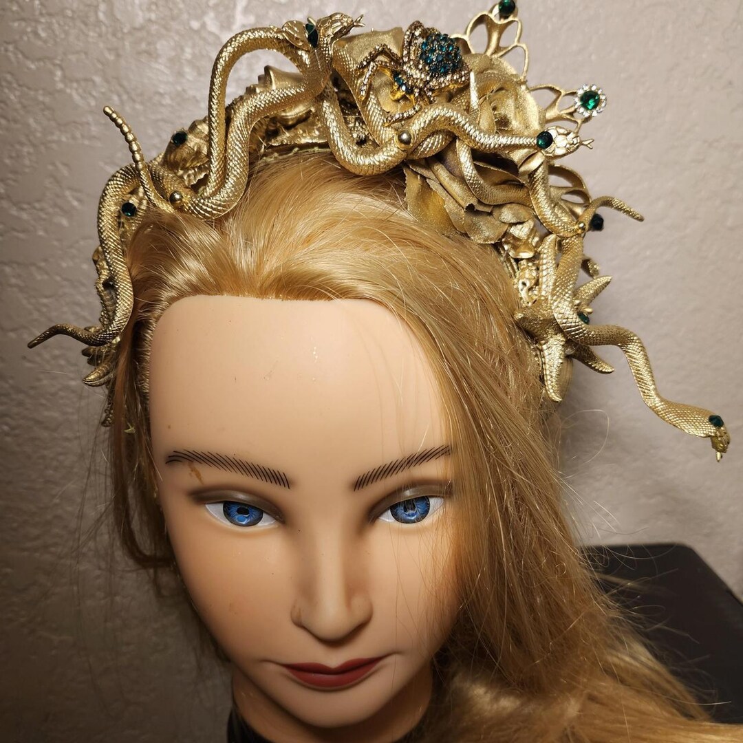 Medusa Snake Headpiece: Gothic Seashell Crown With Spider - Etsy