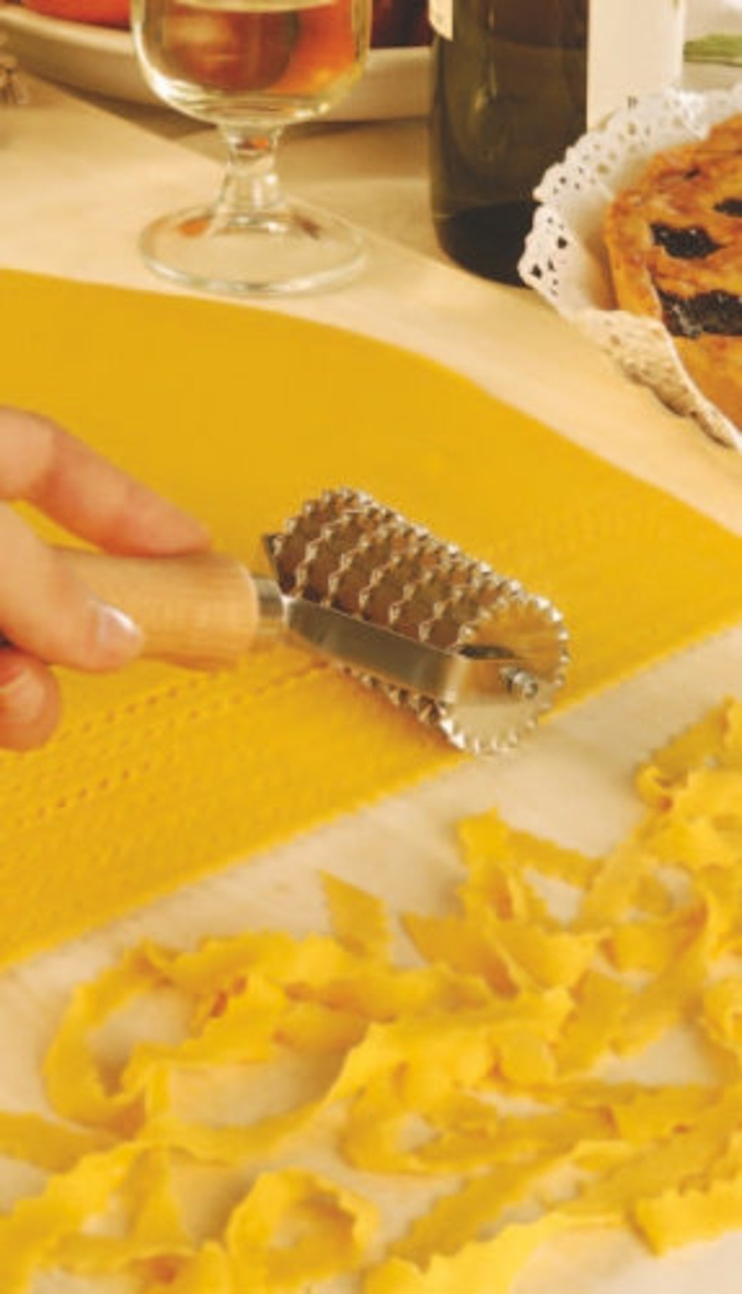 Rolling Pin, Dough Cutter 7 Blades, Wavy Edge Fettuccine, Tagliatelle ...