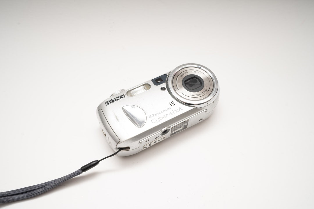 Sony Cybershot DSC P73 Digital Y2K Camera Vintage Digicam Aesthetic - Etsy