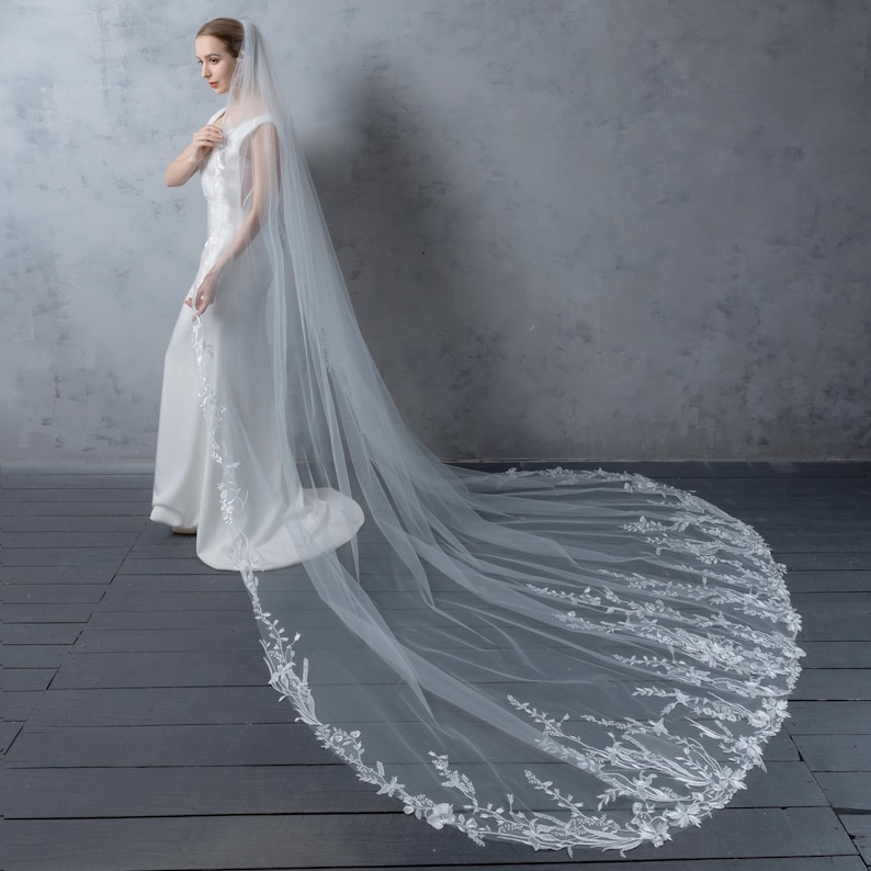 Royal Cathedral Lace Wedding Veil - One Tier Ivory Floral Lace ...
