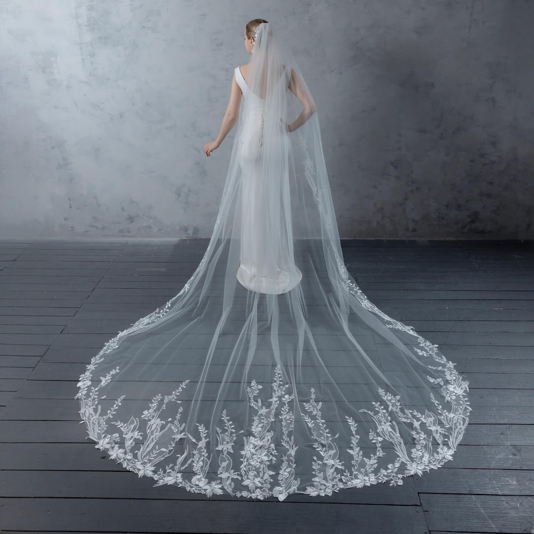 Royal Cathedral Lace Wedding Veil - One Tier Ivory Floral Lace ...