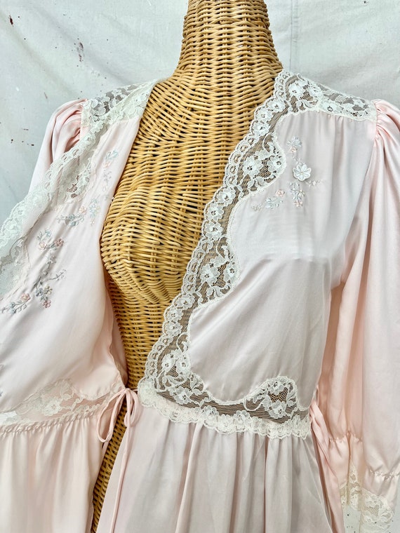Vintage Lace Silky Boudoir Robe (S) - Gem