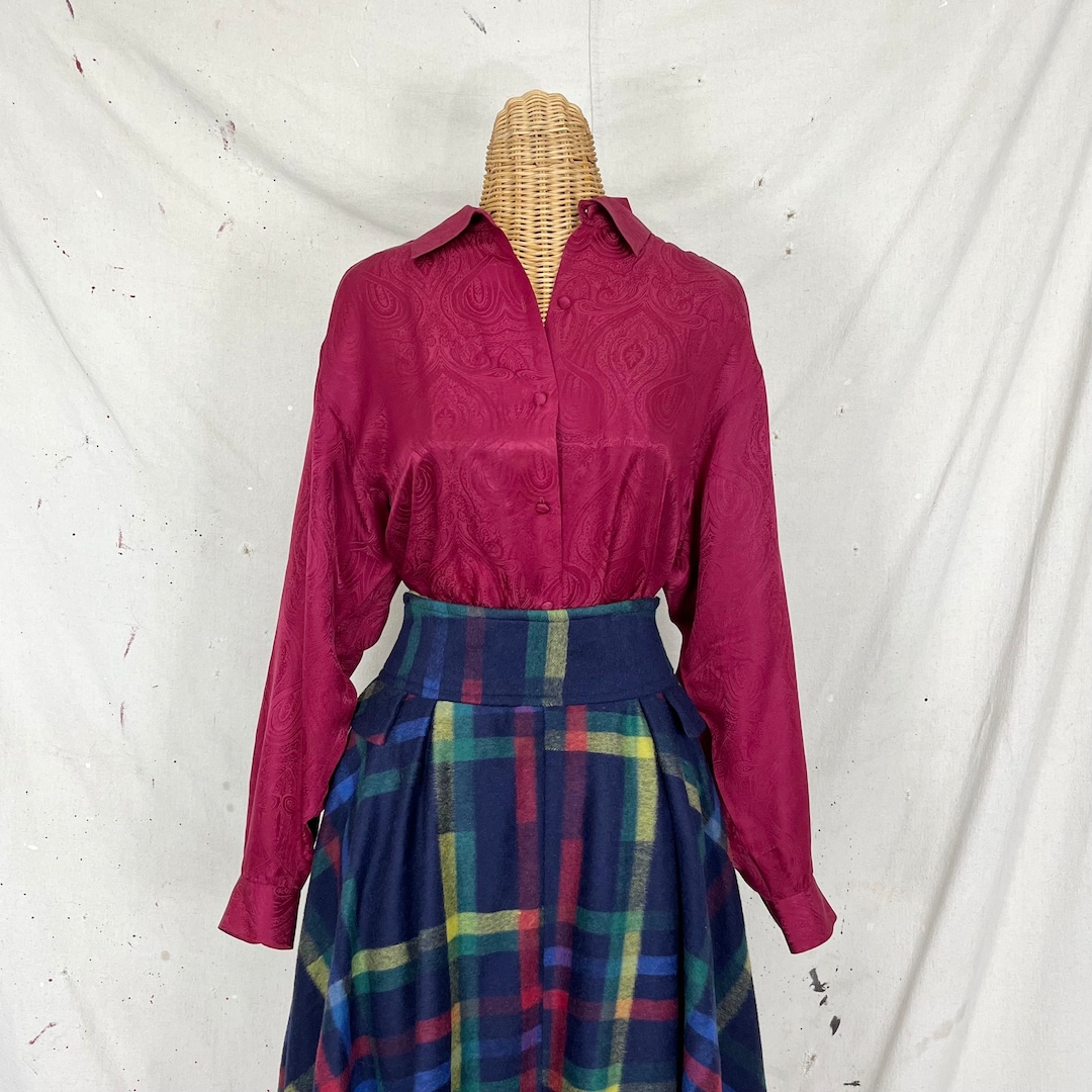 Vintage Embossed Silk Blouse (L) - Etsy