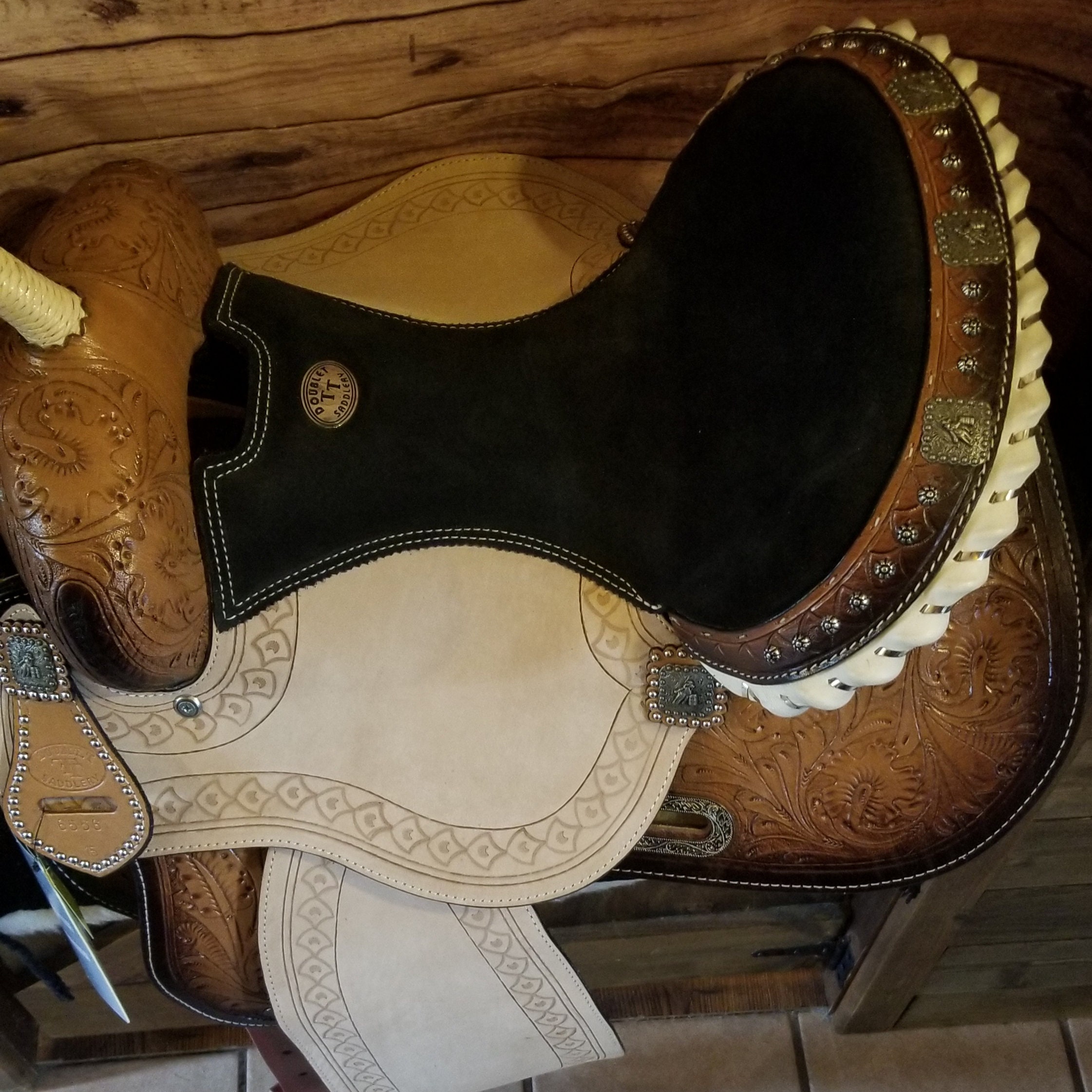 HORSE SADDLE 16 Double T Barrel Saddle With Barrel Racer Conchos Full ...