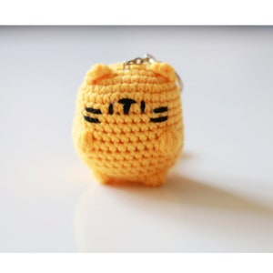 Crochet Cat Keychain, Cartoon Animal Key Chain, Hand-crocheted Small ...