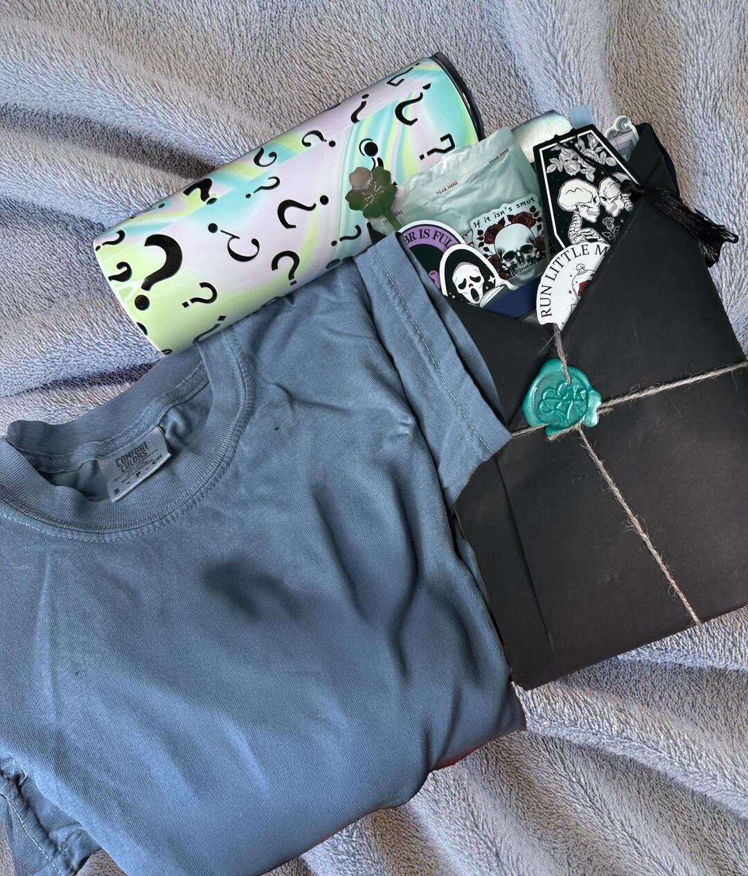 T-SHIRT Cuddle up With a Blind Date With a Book Box - Etsy