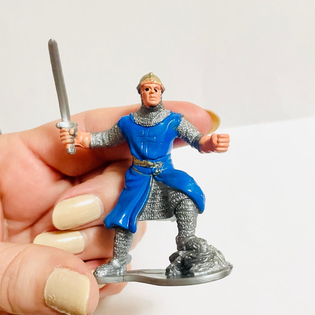 Standing Medieval Knight Figurine With Realistic Details Miniature ...