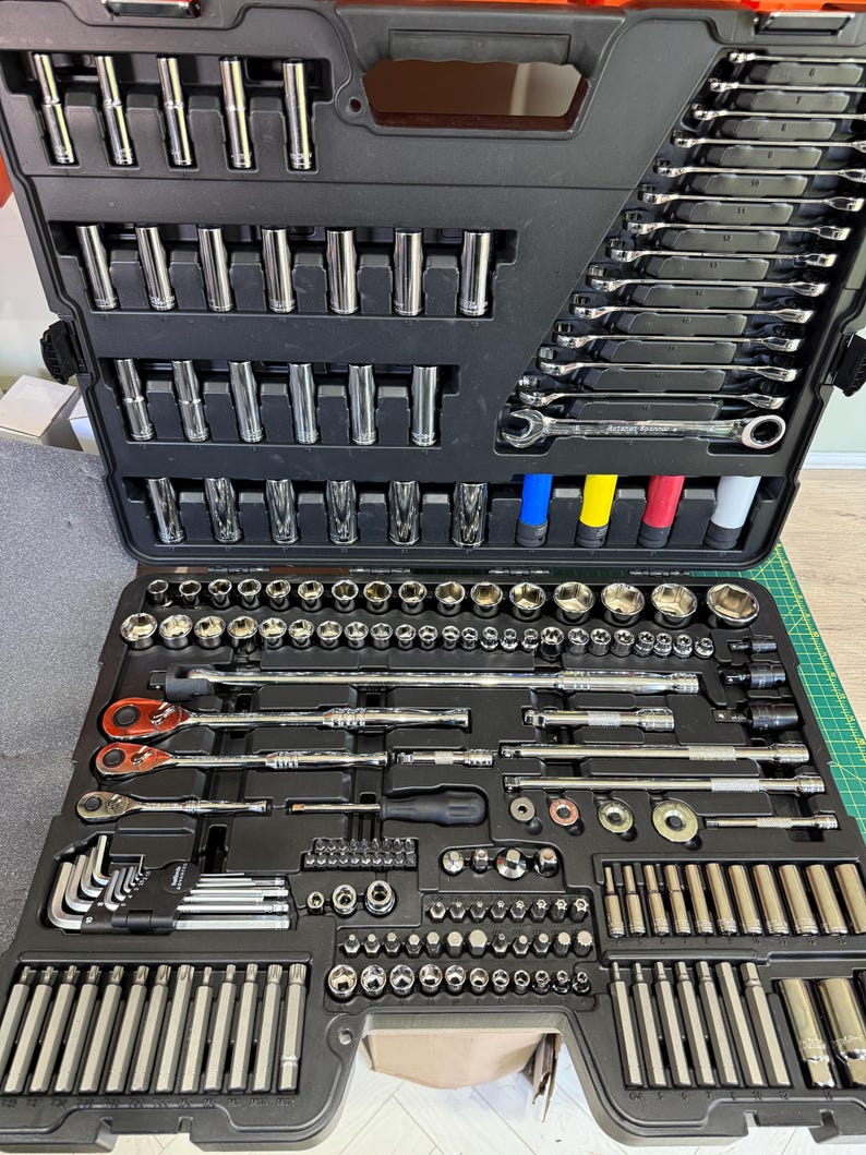 Halfords Advanced 200 Piece Ultimate Storage Kit | Drawer Organiser ...