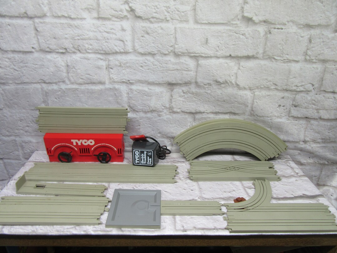 Tyco GI Joe Electric Trucking HO Scale Highway System Track Lot 13 ...