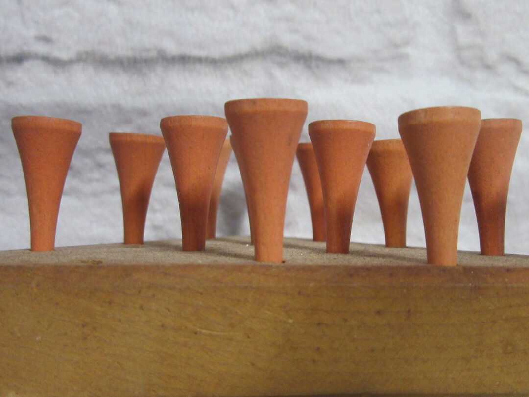 B. & L. Gadgets All Wood Peg Away Jump the Peg Brain Teaser Puzzle Game ...