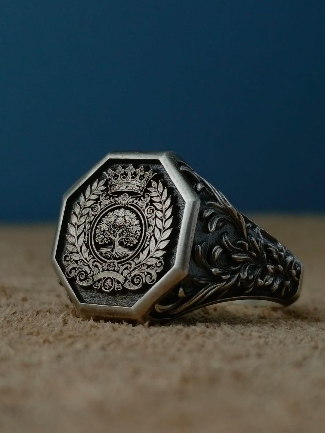 Custom Family Crest Signet Ring: Sterling Silver Coat of Arms - Etsy