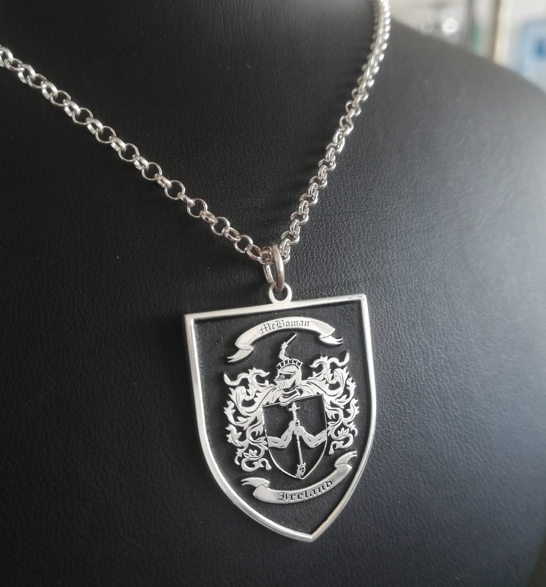 Coat of Arms Necklace, Family Crest Necklace - Etsy