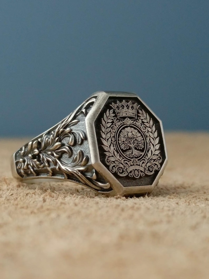 Custom Family Crest Signet Ring: Sterling Silver Coat of Arms - Etsy