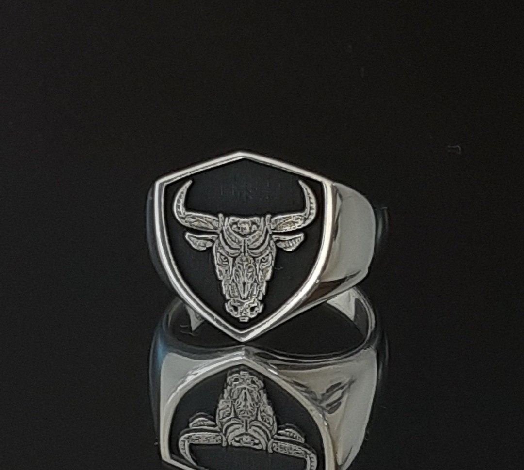 Sterling Silver Bull Signet Ring: Custom Family Crest - Etsy