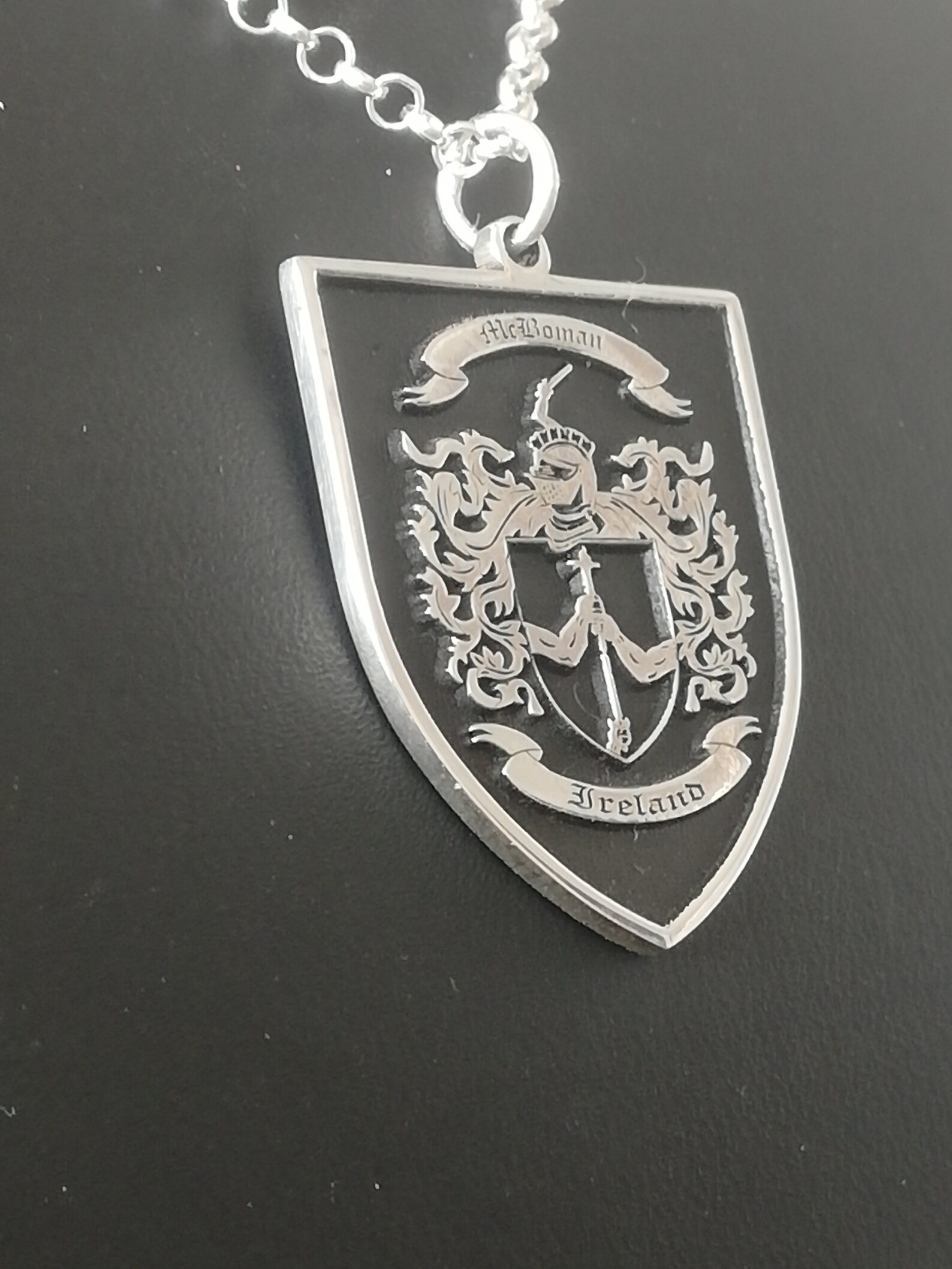 Coat of Arms Necklace, Family Crest Necklace - Etsy