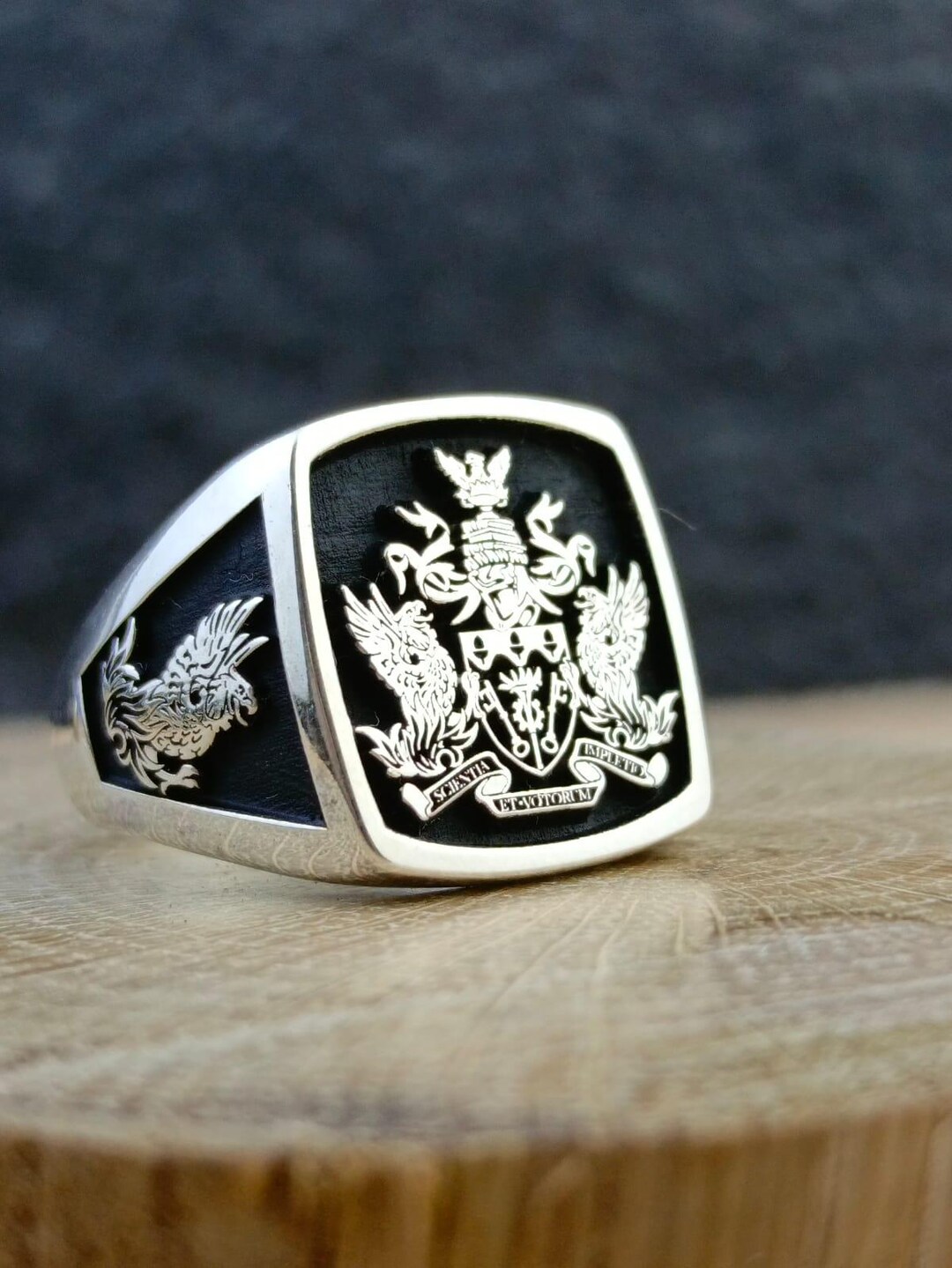 Custom Made Family Crest Signet Ring, Personalized Coat of Arms Ring ...