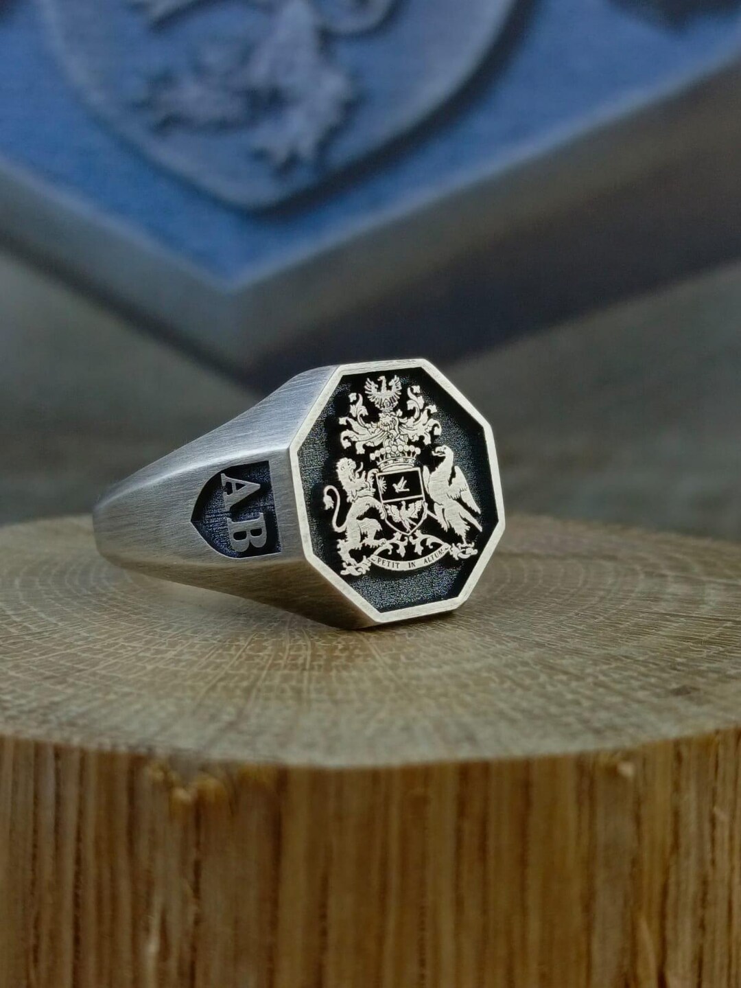 Custom Made Family Crest Signet Ring, Personalized Coat of Arms Ring ...