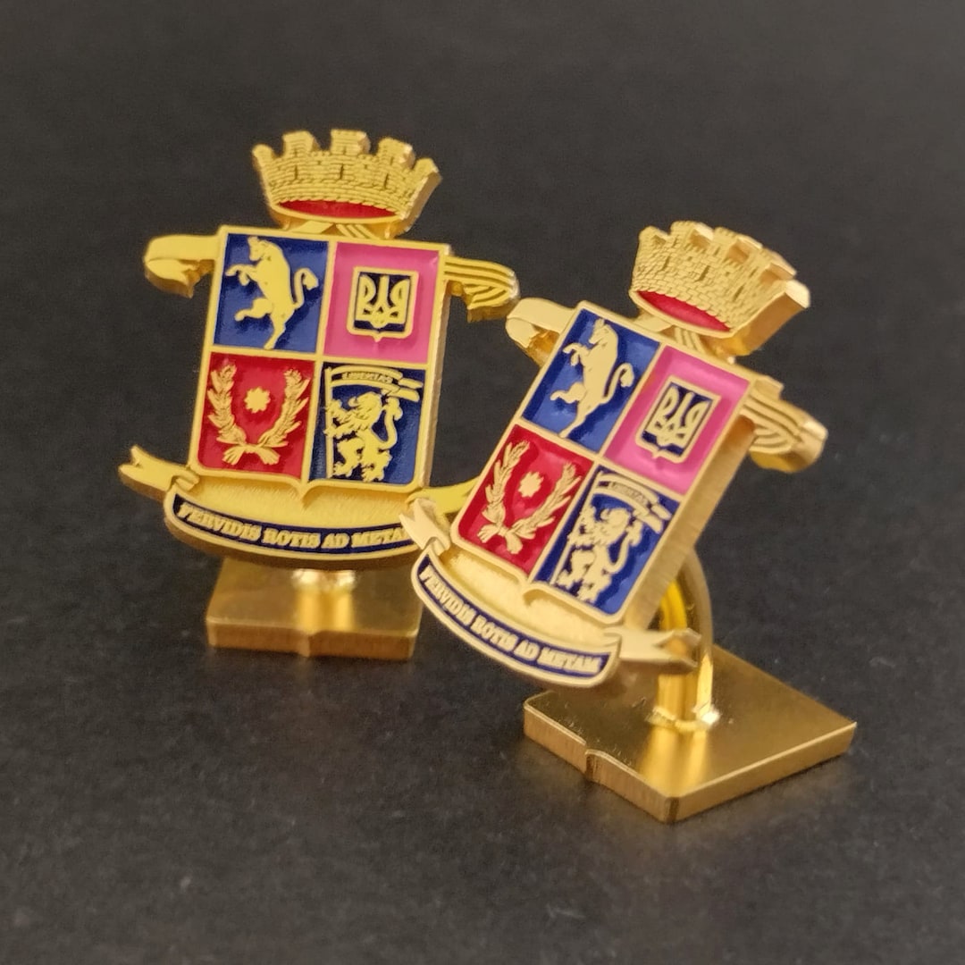 Personalized Family Coat of Arms Cufflinks: Engraved Groomsmen Gift - Etsy