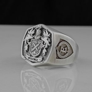 Custom Family Crest Signet Ring: Sterling Silver Heraldic Wappen Ring ...