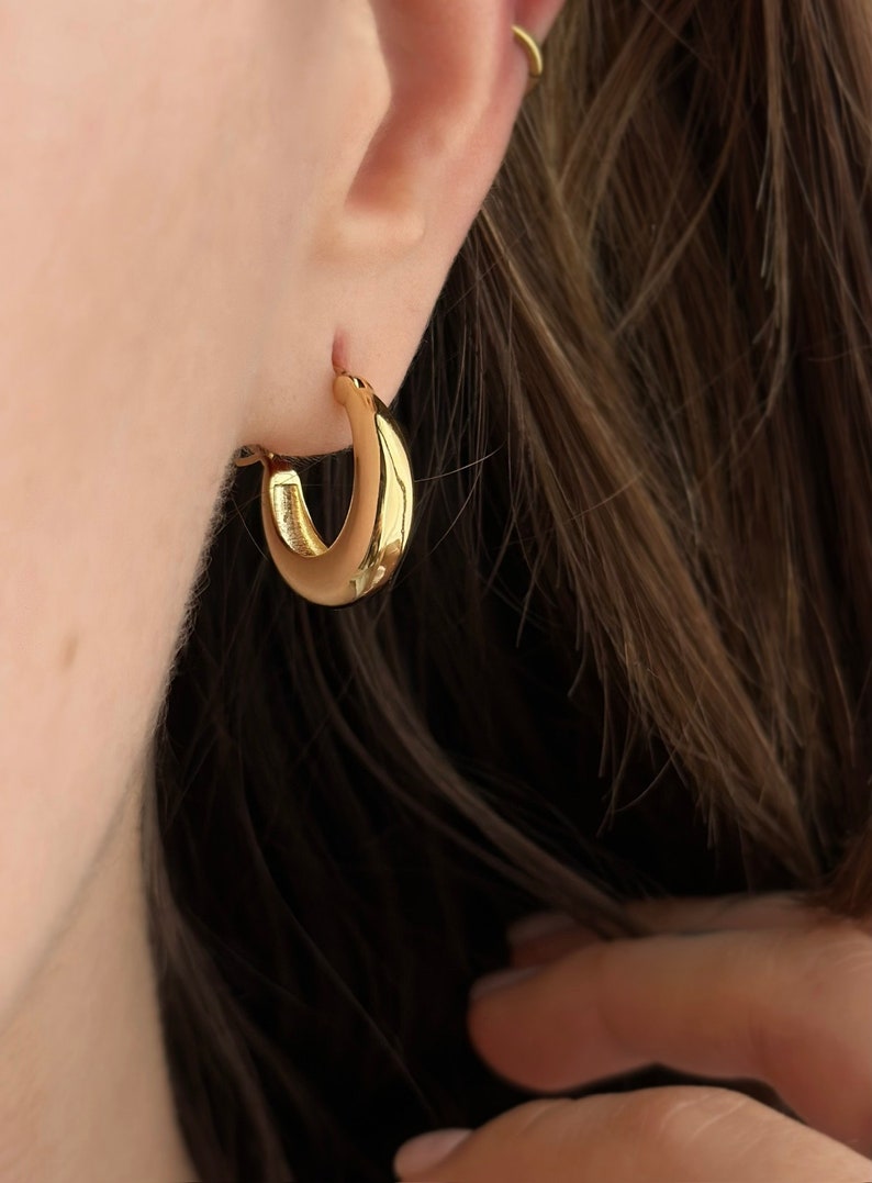 18K Gold Plated Half Moon Hoop Earrings, Trendy Women’s Jewelry, 18mm ...