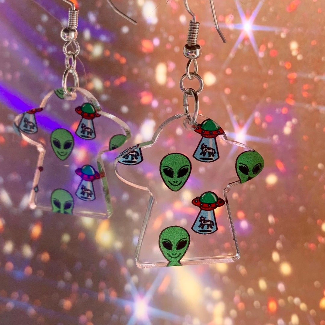 Flying Saucer and Aliens Earrings, UFO Earrings - Etsy