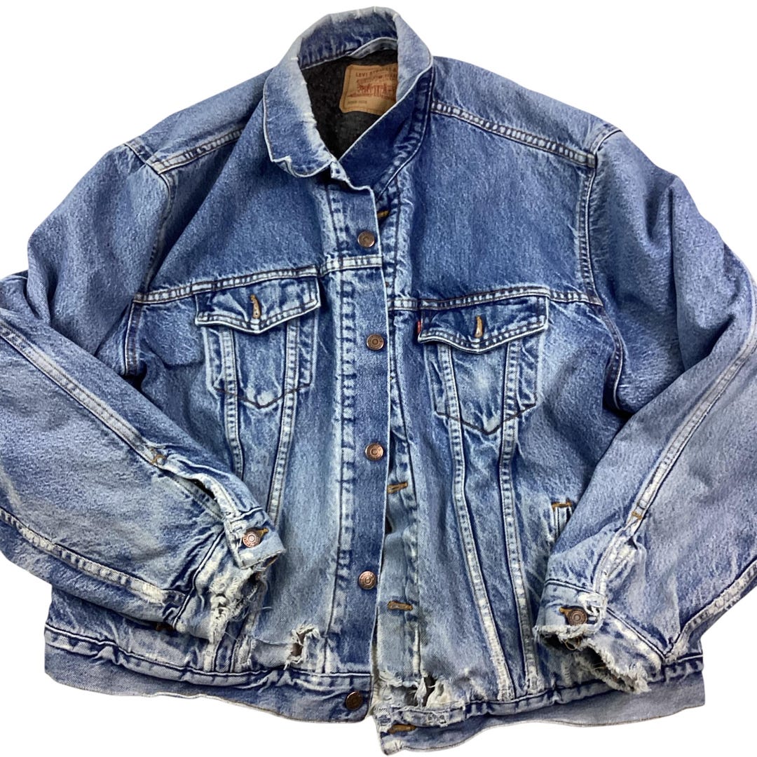 Vintage Levis Blanket Lined Denim Jacket. Made in the USA. 90s. Two Front Slide Pockets. Tagged ...