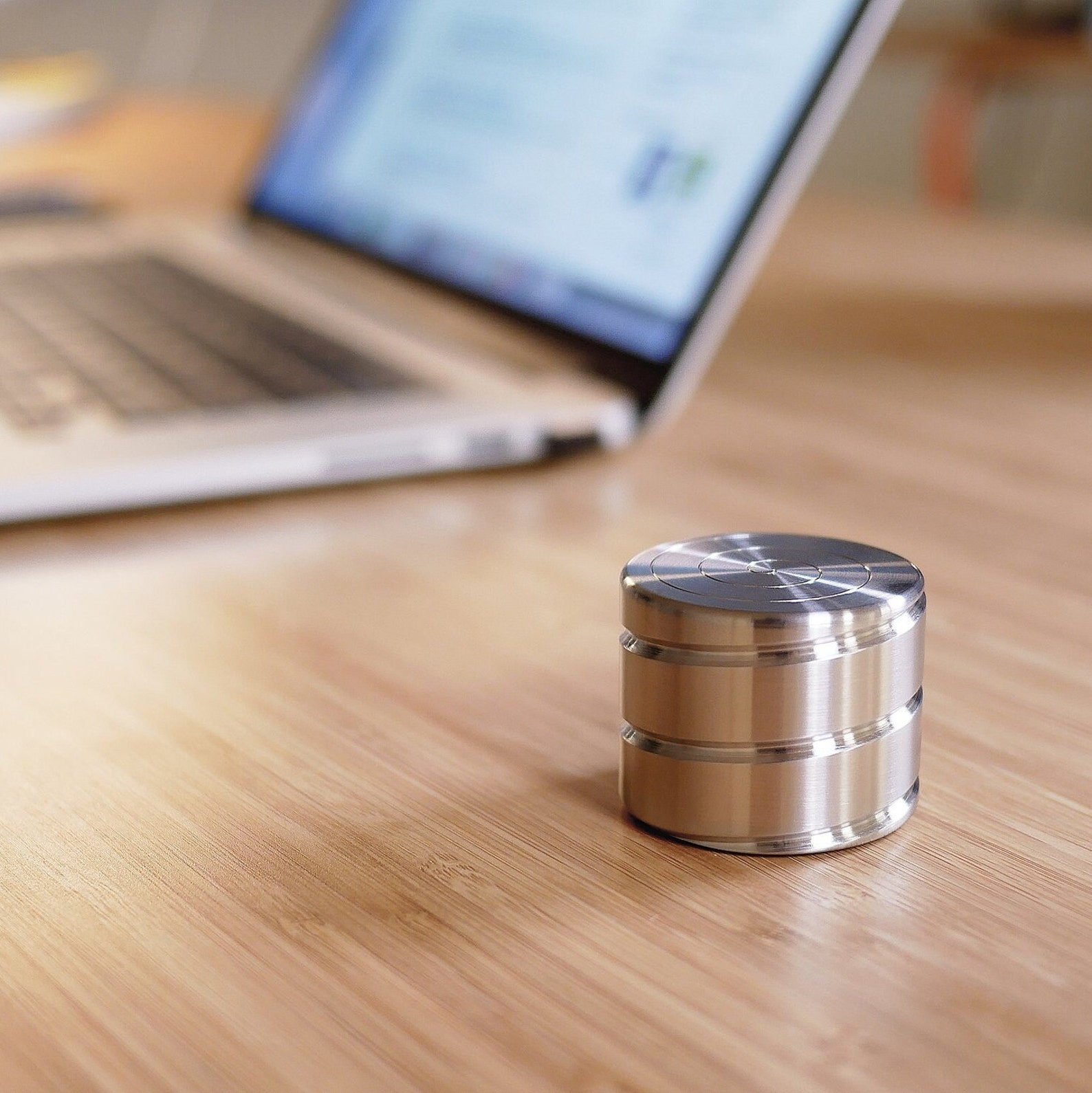 Desktop Decompression Rotating Cylindrical Gyroscope Office Desk Fidget ...