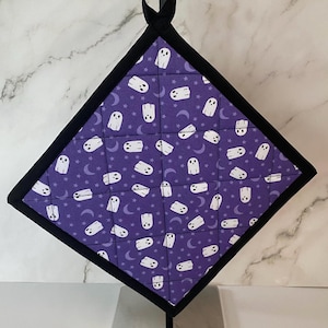 Halloween Quilted Pot Holder, Witchy Pot Holder, Spooky Pot Holder ...