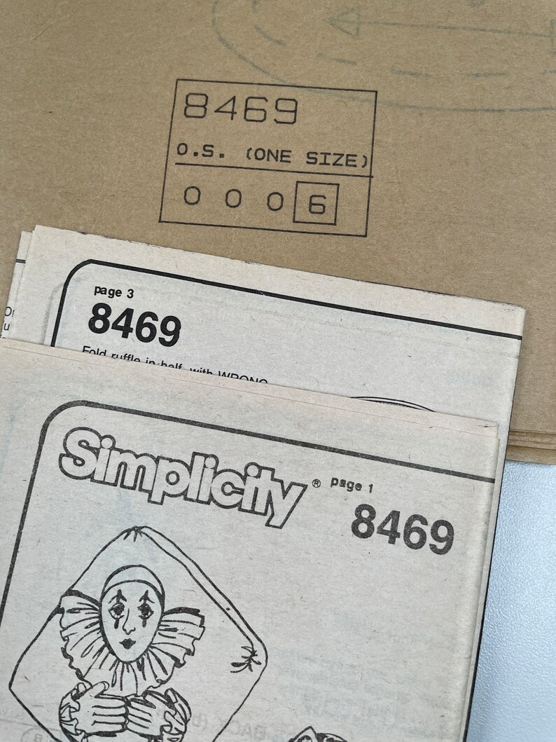 Simplicity 8469 FF Uncut Easy Sew Clown Pillows Three Styles. 15” X 15 ...