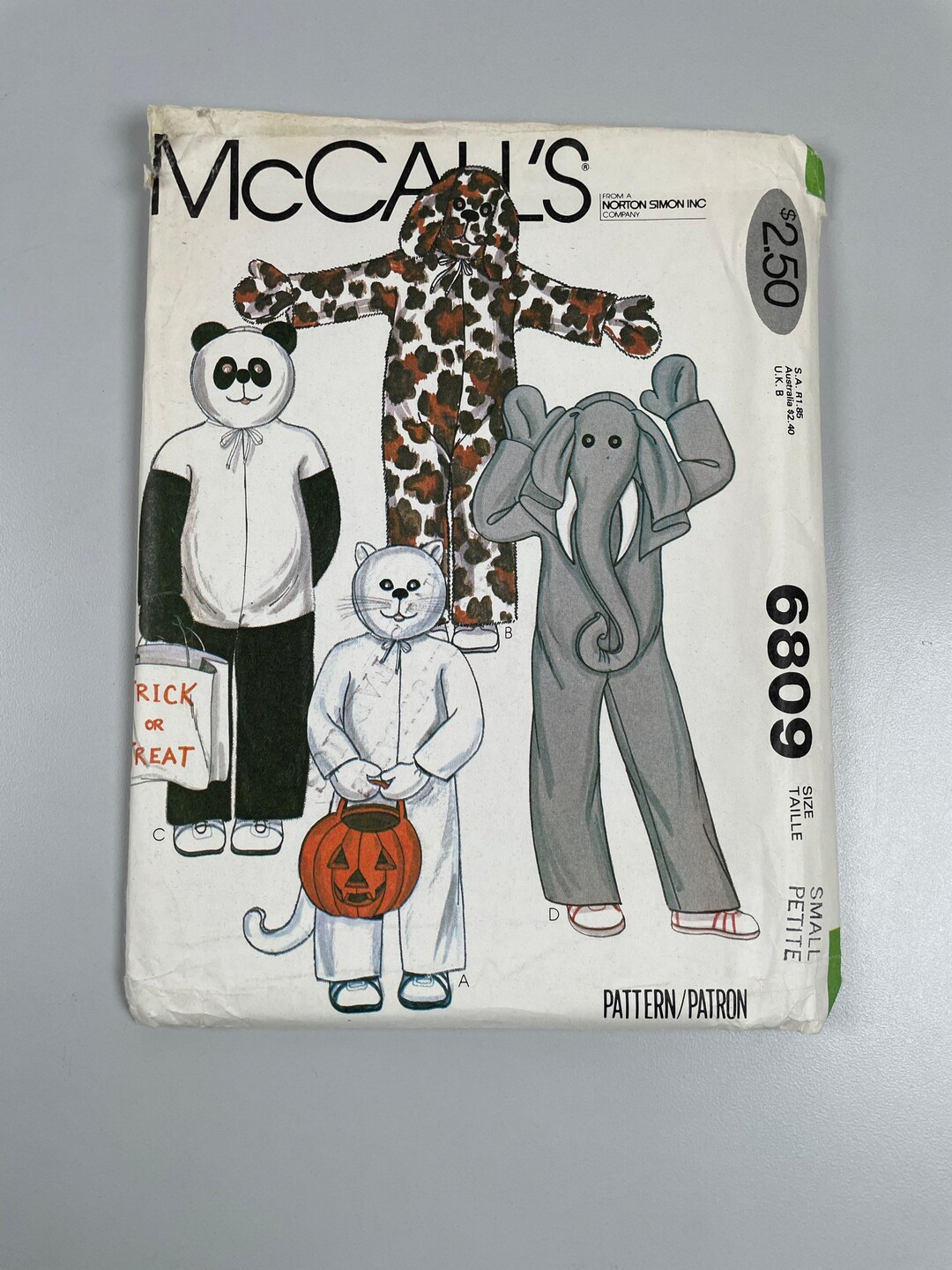 Mccall’s 6809 FF Uncut Boys and Girls Costumes Size Small. Chest 23-24 ...