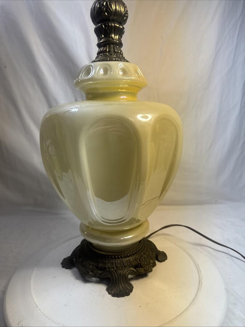 Vintage White/milk Glass Mother of Pearl Iridescent Table Lamp - Etsy