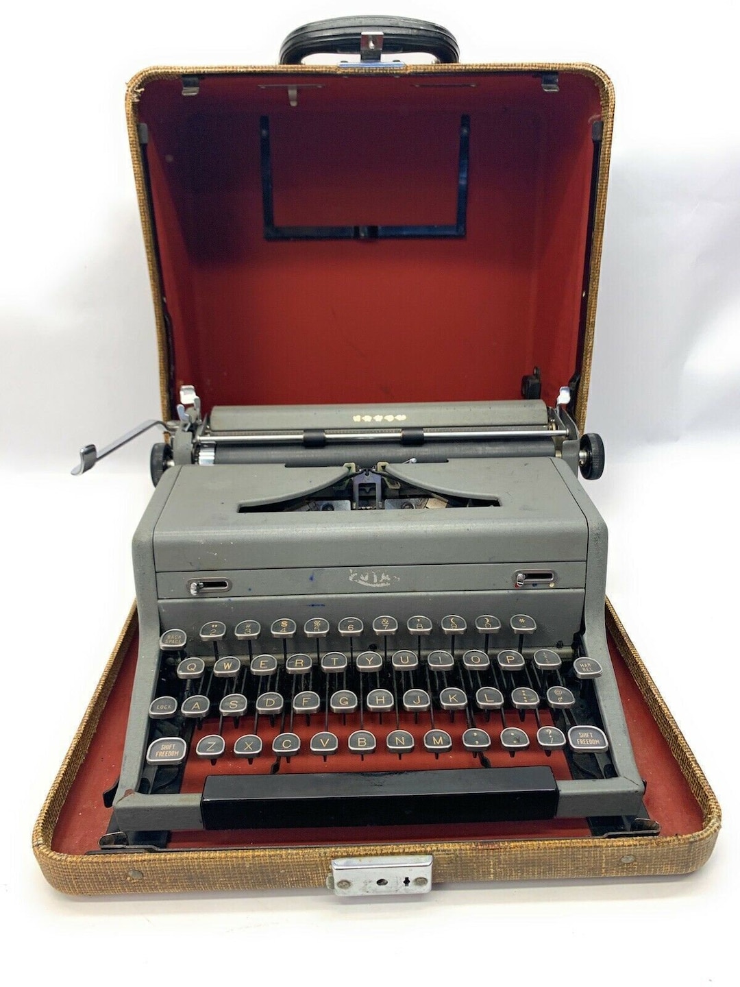 Vintage Royal Portable Typewriter 1941 W/ Case - Etsy