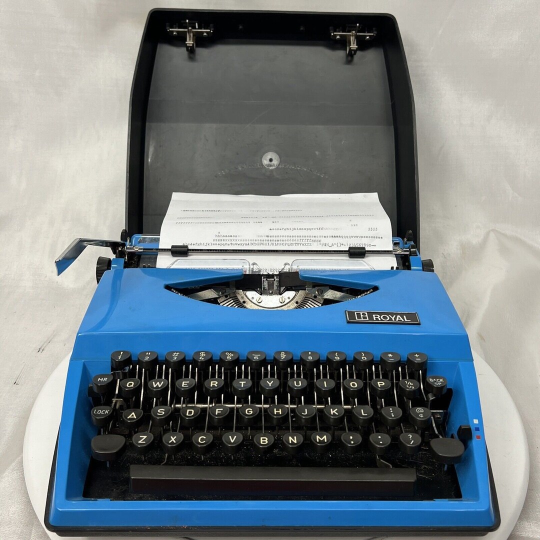 1972 Royal Apollo 12 GT Typewriter W/case : Working Perfectly. - Etsy