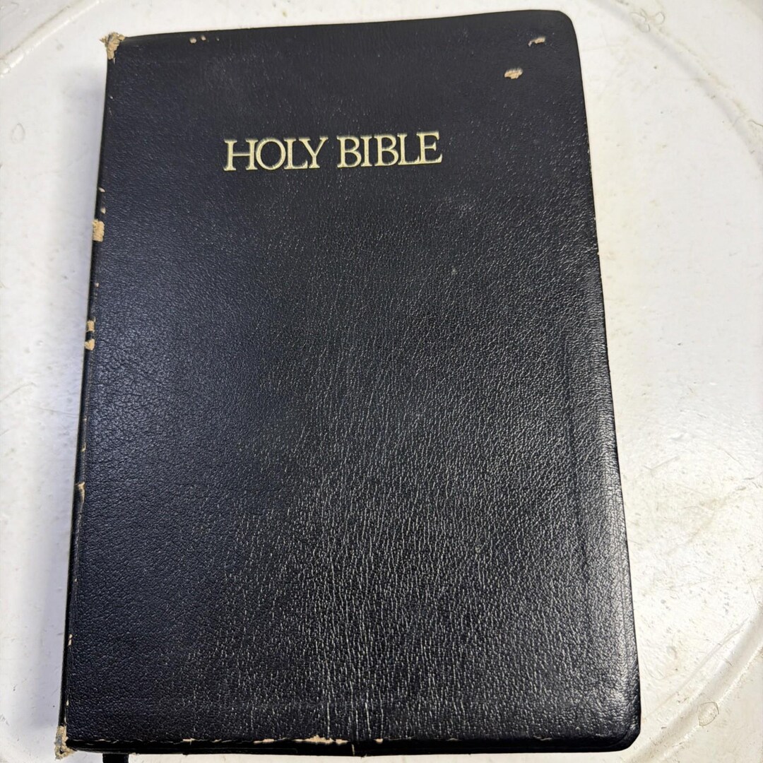 Holy Bible Holman Leather KJV Red Letter Giant Print Concordance Maps ...
