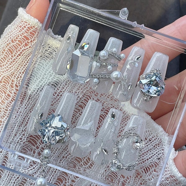Clover Nails - Etsy