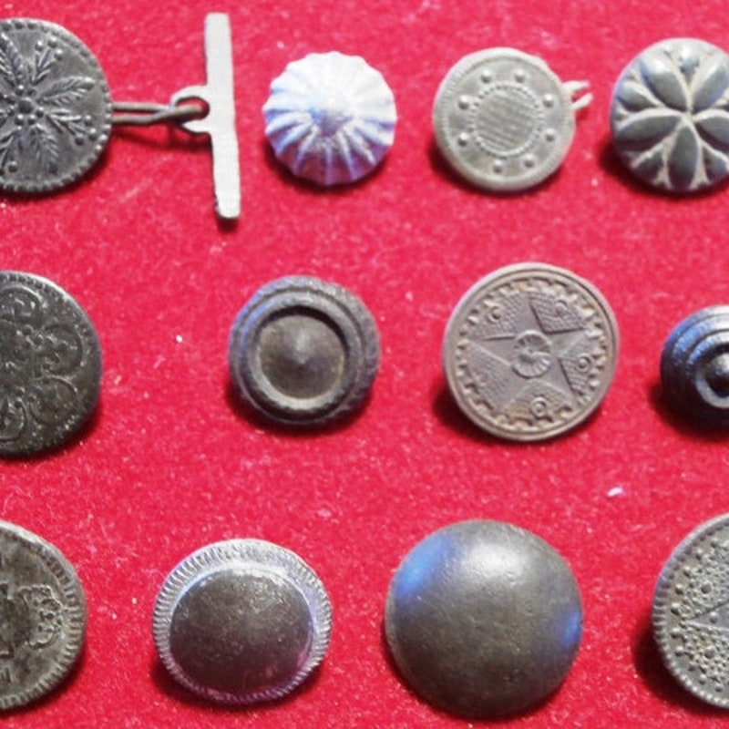 Colonial Buttons - Etsy