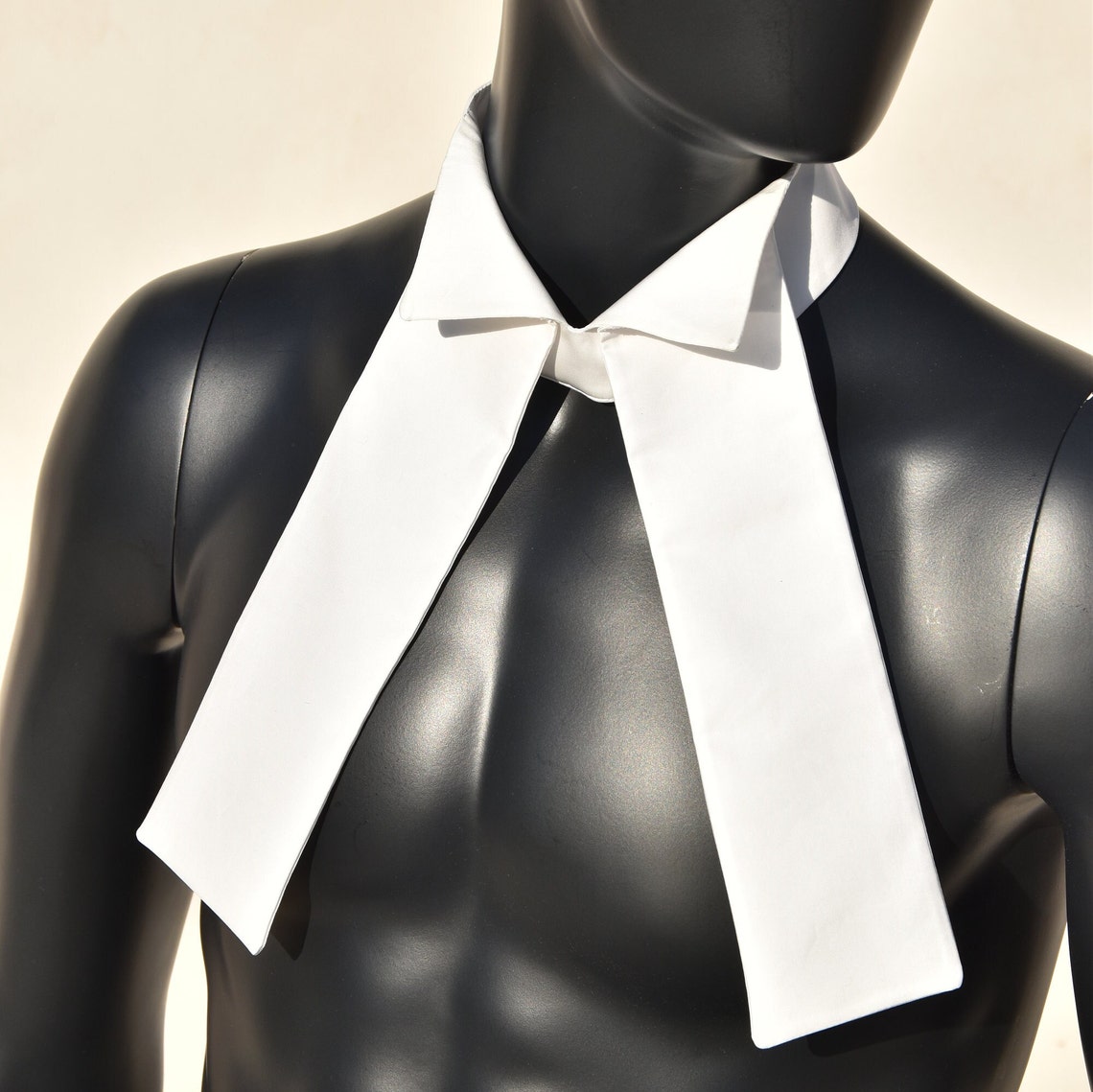 Court Bib With Folds Double Tail Tuxedo. Luxury Accessories for Law ...