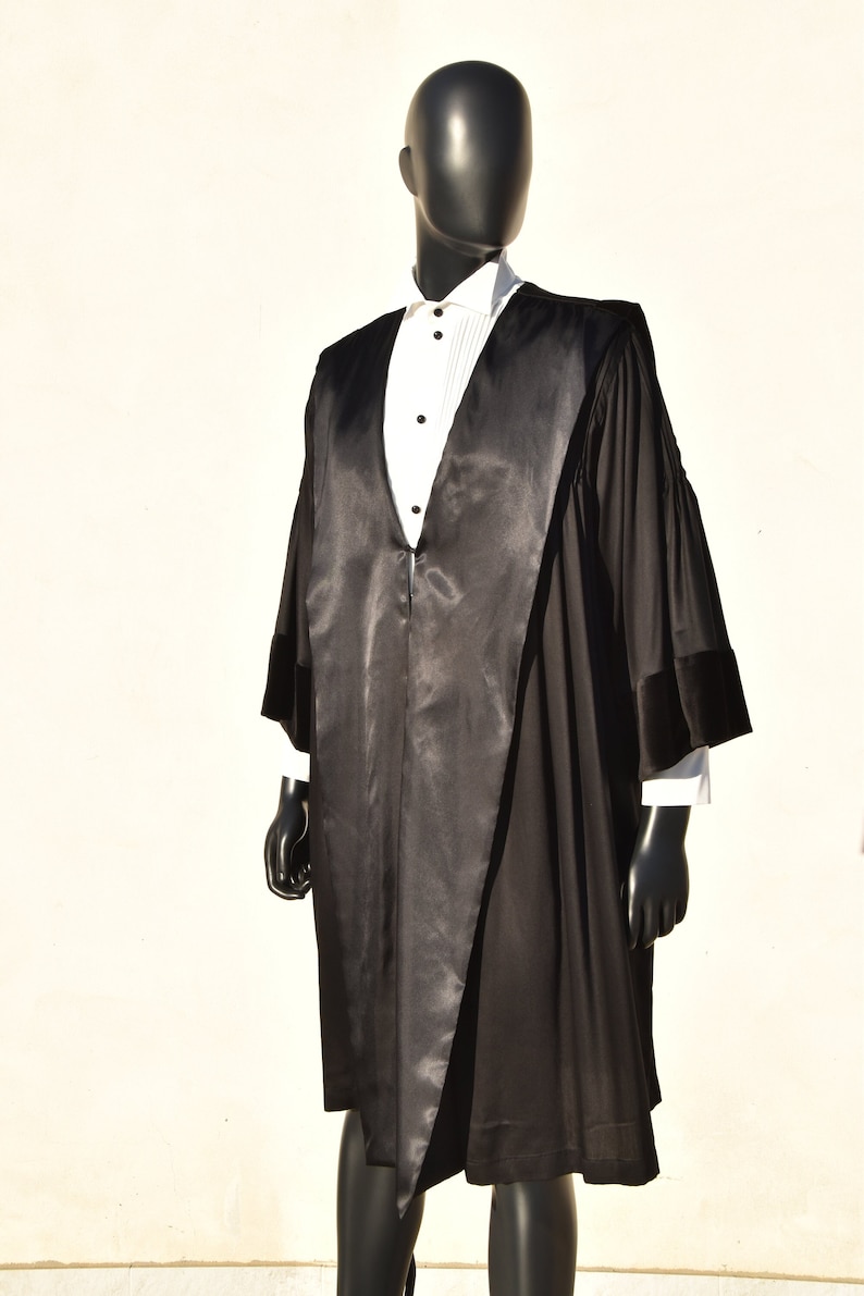 Lawyer Uniform Formed by a Gown and a Shirt for Magistrates, Judges ...