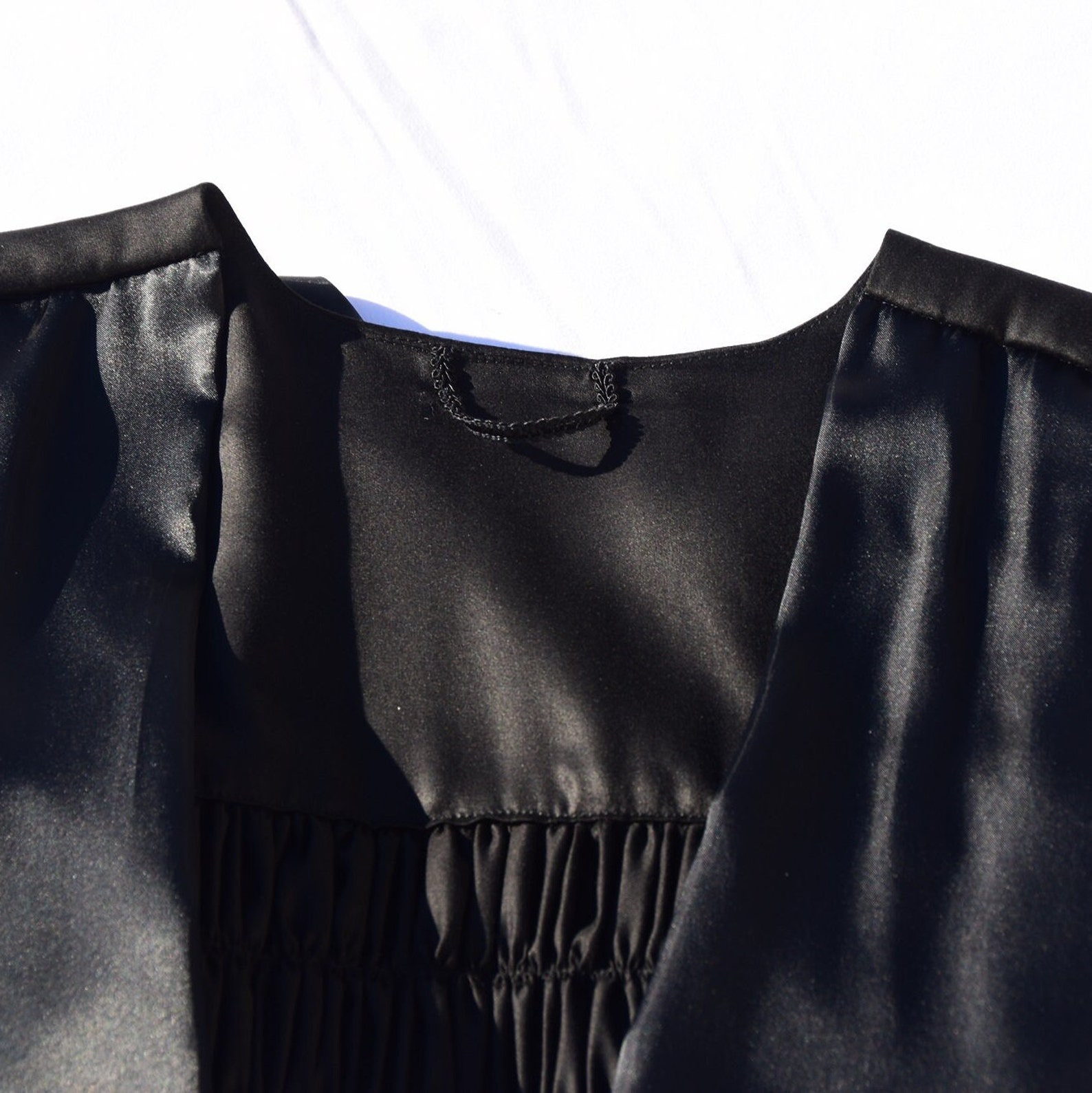 Lawyer Robe With Folds. Dress Lawyers. Dress for Graduation in Law and ...