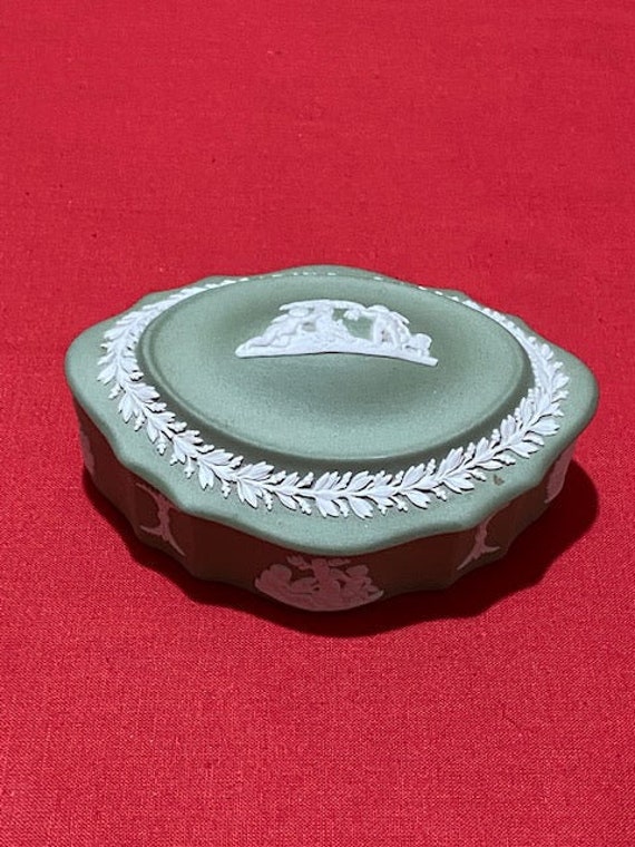 Wedgwood jasperware lozenge shape - Gem