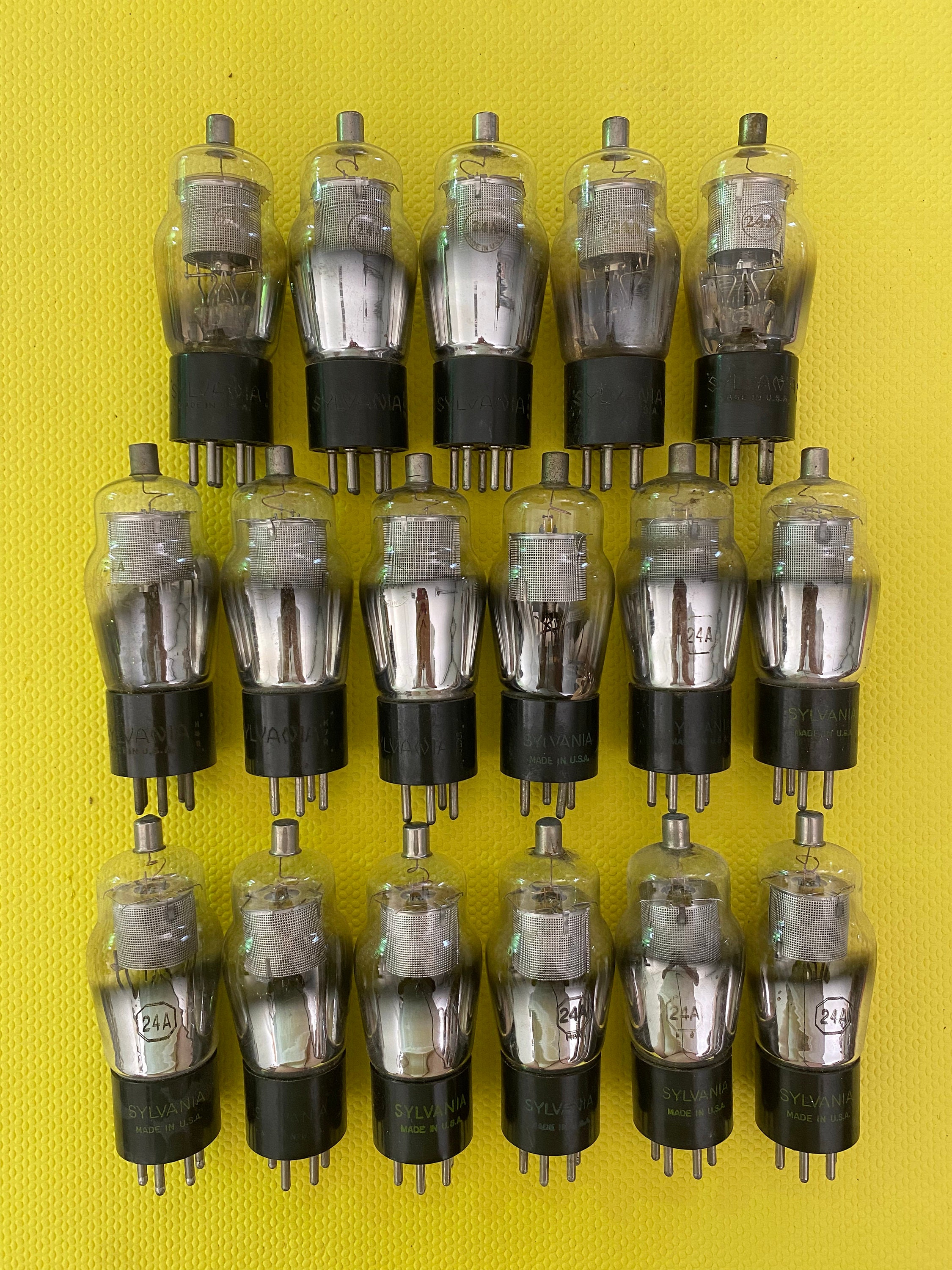 17 Sylvania 24 / 24A Vacuum Tubes Valves Untested Great Flashing Lot of ...
