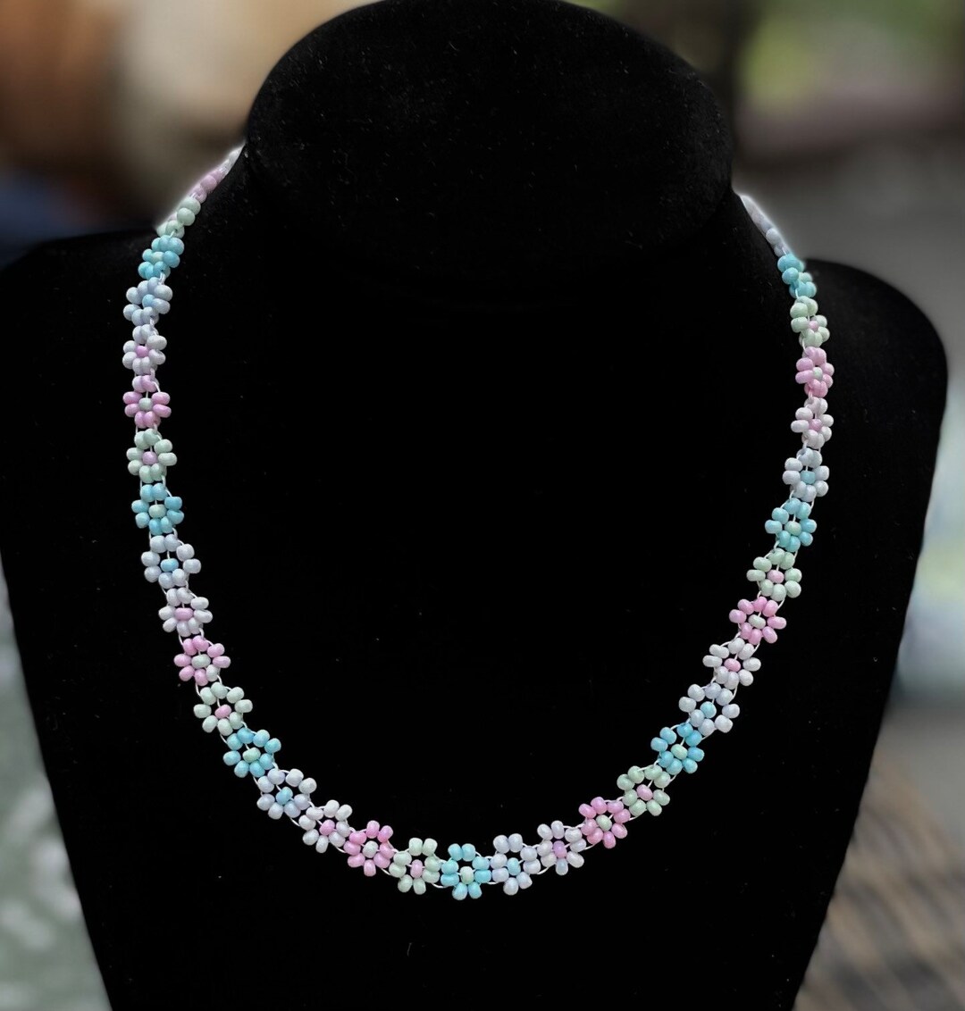 Beautiful Pastel Daisy Chain Necklace/choker in Hard to Find Color ...