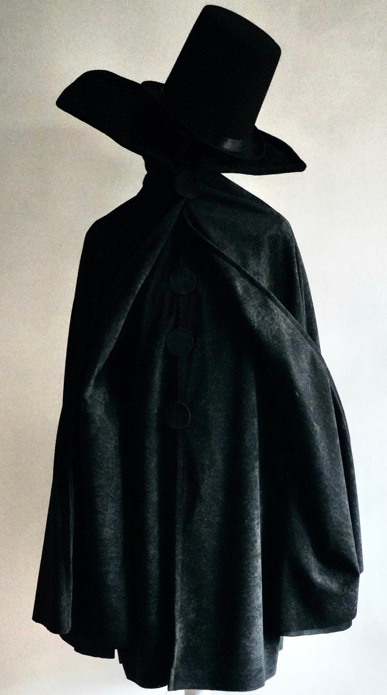 Men's Hat Box Ghost Haunted Mansion Inspired Costume, Halloween ...