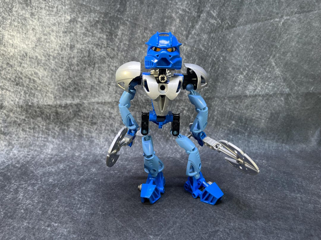 Bionicle Buildable Figure : Toa Nuva , Gali, 8570. With Canister. Lego ...