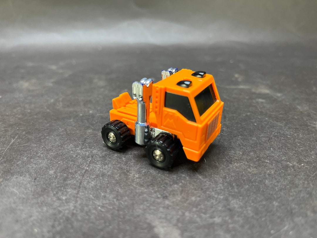 G1 Transformers Action Figure : Huffer. Takara 1983. - Etsy